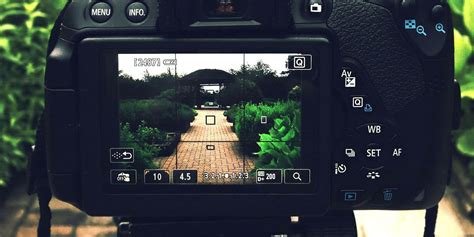 Reasons To Choose Manual Focus Over Autofocus When Shooting Photos