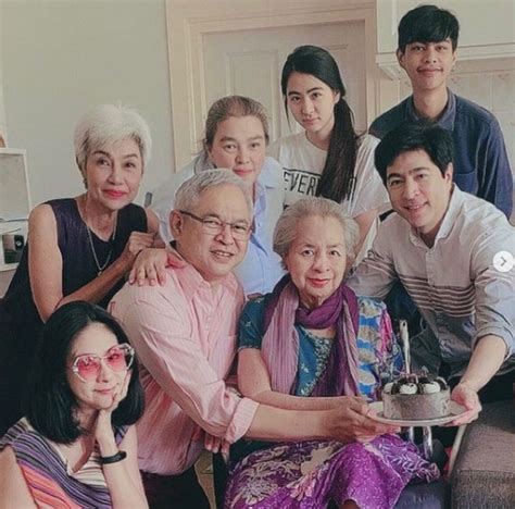 สมแล้วที่เป็นอดีตนางงาม “แซม ยุรนันท์” โพสต์ภาพคู่คุณแม่ในวันเกิดอายุ 93 ที่ยังดูสวย