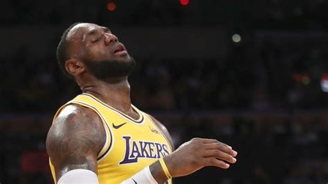Lebron James Frustrated As Los Angeles Clippers Hand Lakers Third