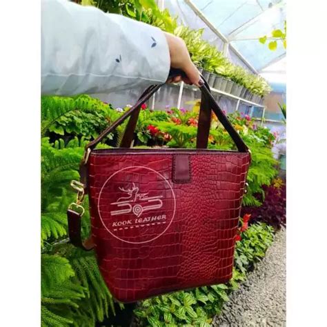 خرید و قیمت کیف چرم زرشکی از غرفه چرم دست دوز کوک