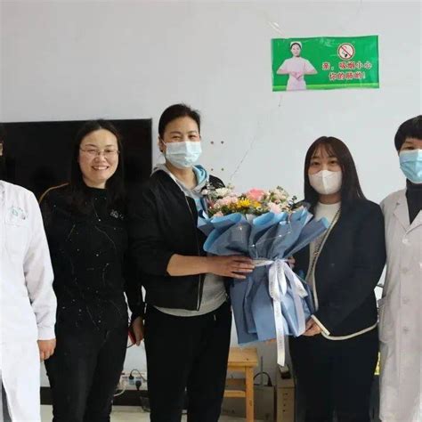 开发区火炬办开展“512”护士节慰问活动进行核酸服务