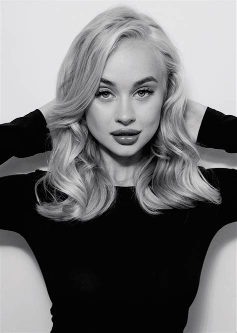 Укладка Белый Портрет Черно белый