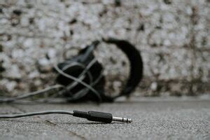 Dell Laptop Headphone Jack Not Working Solved With Easy Fixes Techactiv