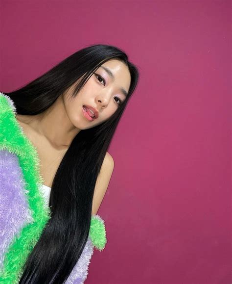 Bora 💜 Violet On Instagram Violet 💜 💜 In 2024 Sistar Instagram Kpop