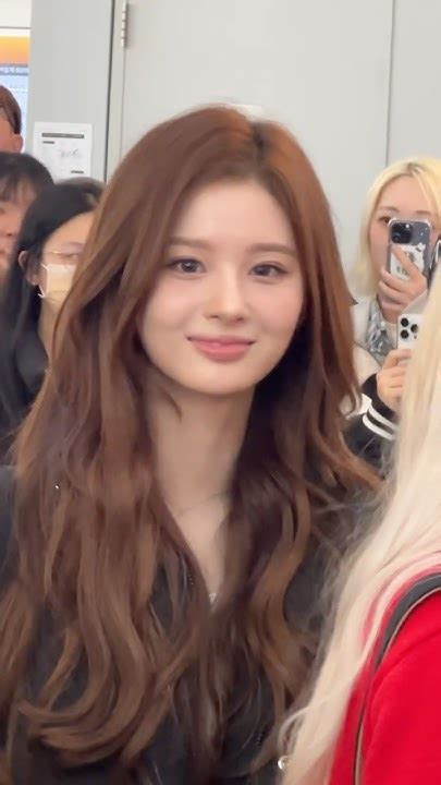 너무 예뻐서 할말 잃음 태어난 여자 중에 제일 예쁨 엔믹스 설윤 엔믹스설윤 인천공항 Youtube