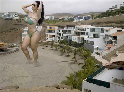 Curvy Giantess At The Shore By Markawassi On Deviantart