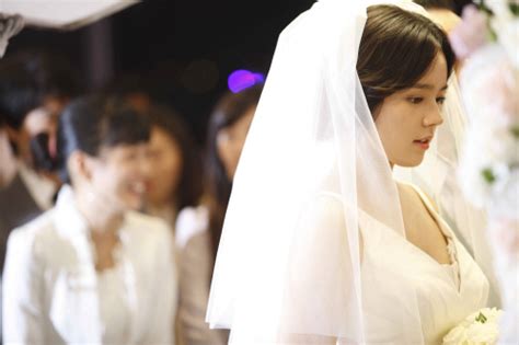 Chosun Online 朝鮮日報 【フォト】ハン・ガイン、清楚なウエディングドレス姿