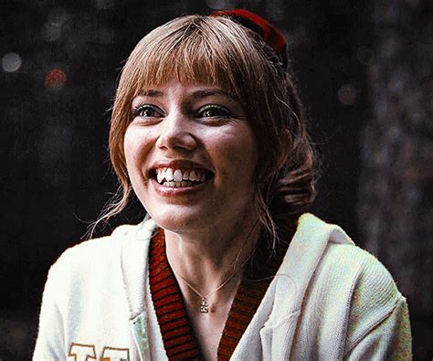 Emzies Grace Van Dien As Chrissy Cunningham The Hellfire