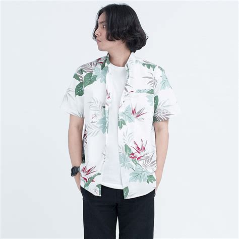 เสื้อเชิ้ตผู้ชายแขนสั้น ลายดอกสีขาว Mr Maker