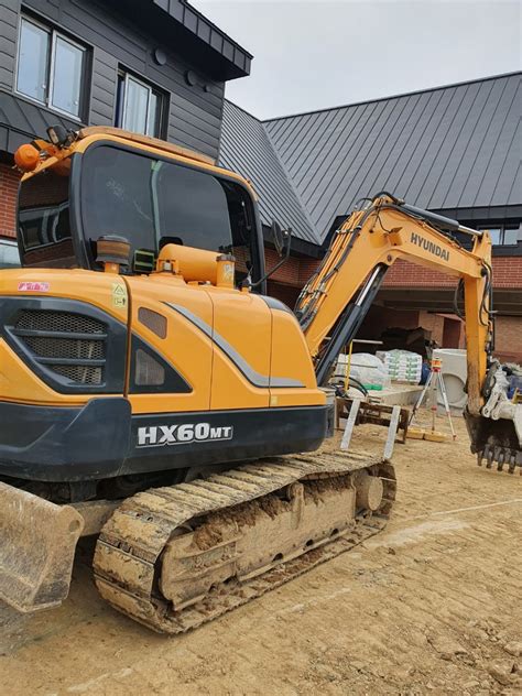 글로벌 건설기계 컨설팅굴삭기휠로더불도저락덤프어태치등중장비사고팔고수출 Band