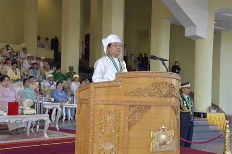 နိုင်ငံတော်စီမံအုပ်ချုပ်ရေးကောင်စီဥက္ကဋ္ဌ နိုင်ငံတော်ဝန်ကြီးချုပ် ဗိုလ်ချုပ်မှူးကြီး