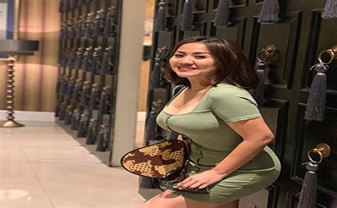 Tante Erni Si Pemersatu Bangsa Tak Mau Folback Ig Hotman Paris