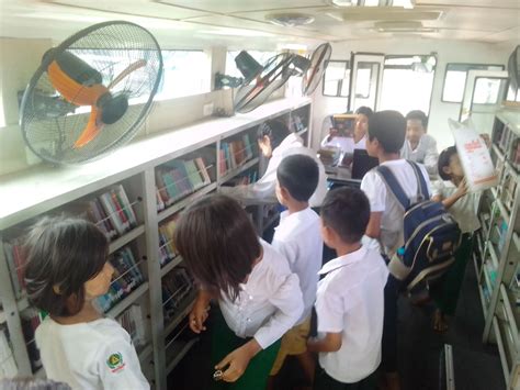 ပျဉ်းမနားမြို့နယ်၌ ရွေ့လျားစာကြည့်တိုက်ယာဉ်ဖြင့် စာအုပ်၊ စာစောင်များ င