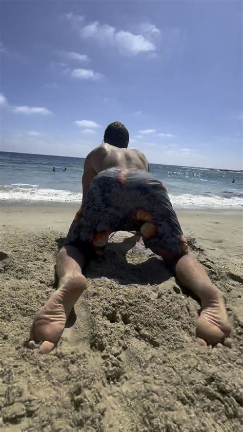 Pawb Twerking At The Pool And Beach