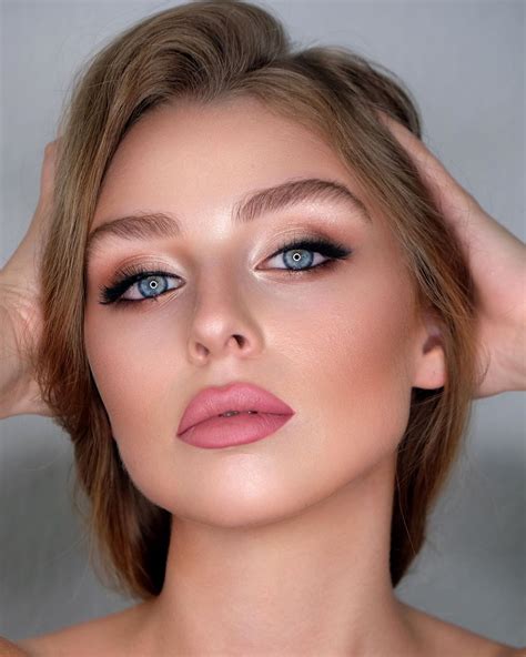 Tinna Shalikashvili On Instagram “მაკიაჟი გჭირდებათ ️ That Glow⭐️ ულამაზესი Natalie Ts