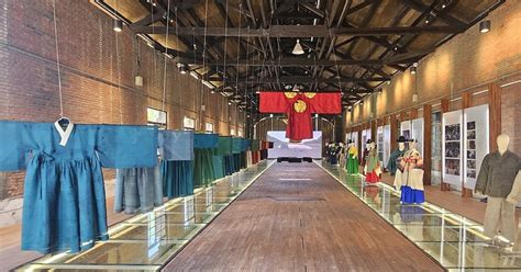 드라마에 선보인 진주실크 한복전시회…진주 철도문화공원 차량정비고서