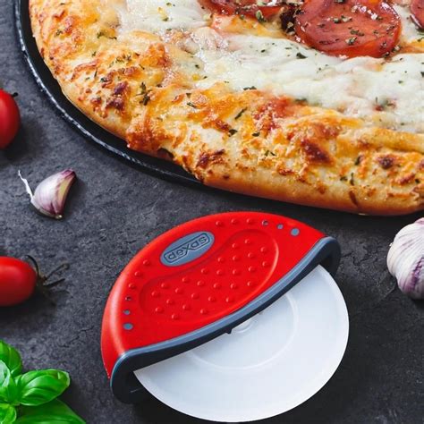 One Handed Handheld Rolling Pizza Cutter 4 Wheel Red Pizza Cutter