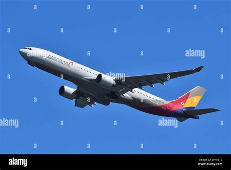 Tokyo Japan March 19 2023 Asiana Airlines Airbus A330 300 Hl7747