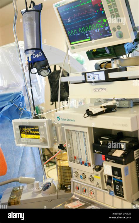 Anesthesia Monitoring Hi Res Stock Photography And Images Alamy