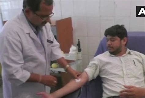 बिहार में दो दिन की बच्ची के लिए शख्स ने तोड़ दिया रोजा पेश की अनोखी मिसाल Mohammad Ashfaq