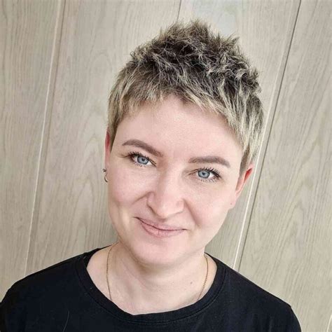 Stunningly Effortless Micro Pixies That Are Sexy And Chic