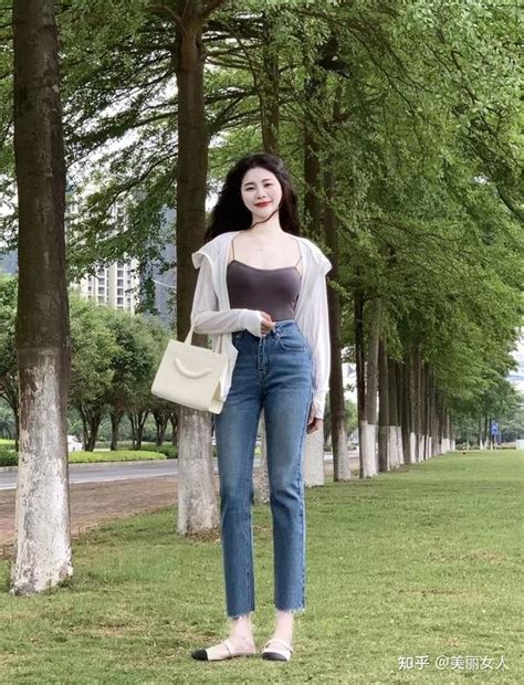 微胖的女生穿什么衣服好看？微胖女生夏天显瘦穿搭 知乎
