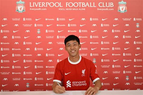 遠藤航の名門リヴァプール移籍が正式発表！ 4年契約締結、背番号は「3」に決定 サッカーキング