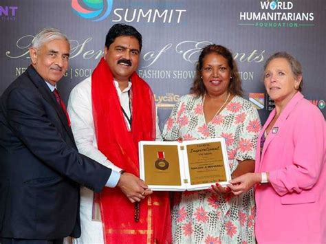 Pujya Rajan Ji Maharaj Shri Ram Kathavachak Was Honored By British