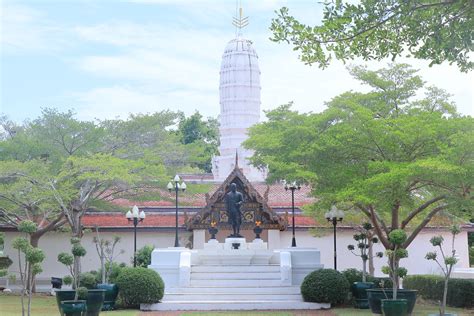 พิธีเจริญพระพุทธมนต์และพิธีบวงสรวง พระบรมราชานุสาวรีย์ พระบาทสมเด็จพระพุทธเลิศหล้านภาลัย รัชกาลที่ ๒