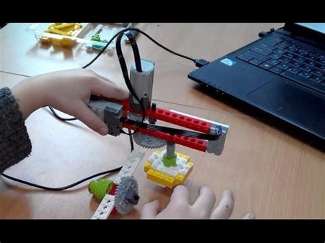 Lego education wedo 9580. Лего робот-юла - YouTube