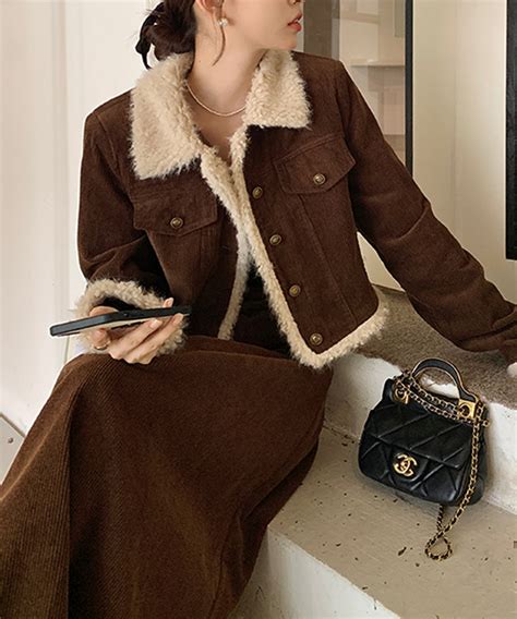 포앤바이앤 오늘출발 시즌오프 세일브라운 L 코듀로이 자켓 스커트 투피스 양털 안감 카라넥 싱글버튼 버클 숏 크롭 일자 자켓 And 하이웨스트 핀턱 플리츠 주름