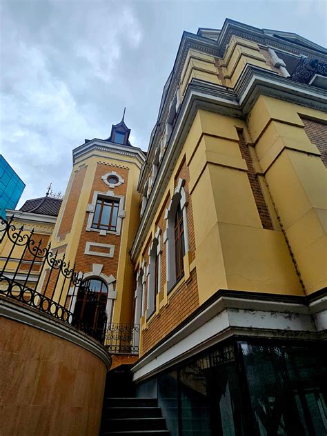 თბილისური ️ ისტორიული შენობის ახალი სიცოცხლე იალბუზის 18 თბილისში იალბუზის 18 ში ერთი