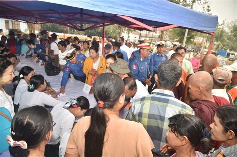 တပ်မတော်ပင်လယ်သွားဆေးရုံရေယာဉ် သံလွင် ရခိုင်ပြည်နယ်၊ ကျောက်ဖြူမြို့နယ် အတွင်းရှိ ဒေသခံပြည်သူမ