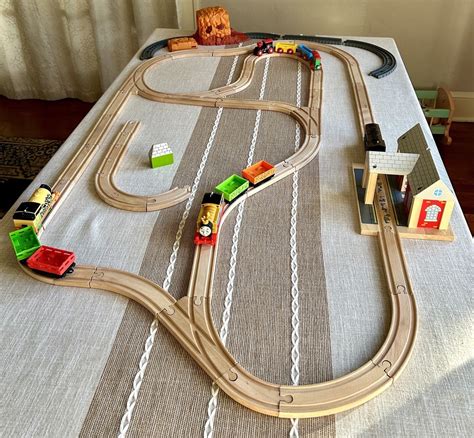 Thomas The Train Motorized Track Thomas And Friends Track Master