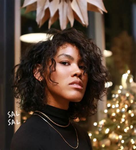 Irresistible Long Curly Bob Hairstyles You Need To See