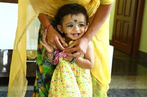 Premium Photo Portrait Of Cute Girl Smiling