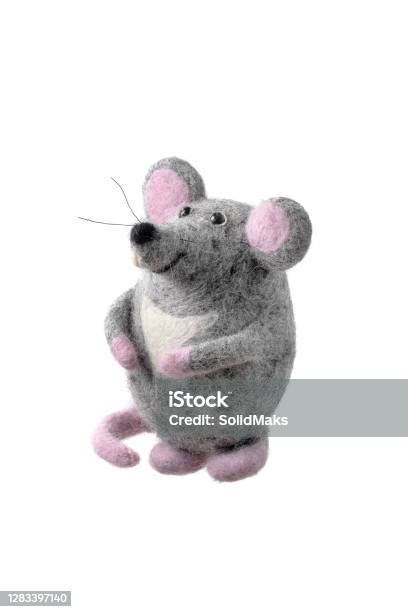 펠트 양모로 만든 장난감 마우스는 흰색 배경에 분리되어 있습니다 회색 장난감 마우스 양모에 대한 스톡 사진 및 기타 이미지 양모 펠트 공예 Istock