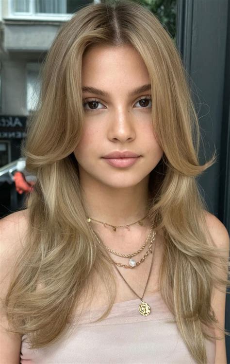 27 Effortlessly Elegant Long Straight Hairstyles That Wow Sandy