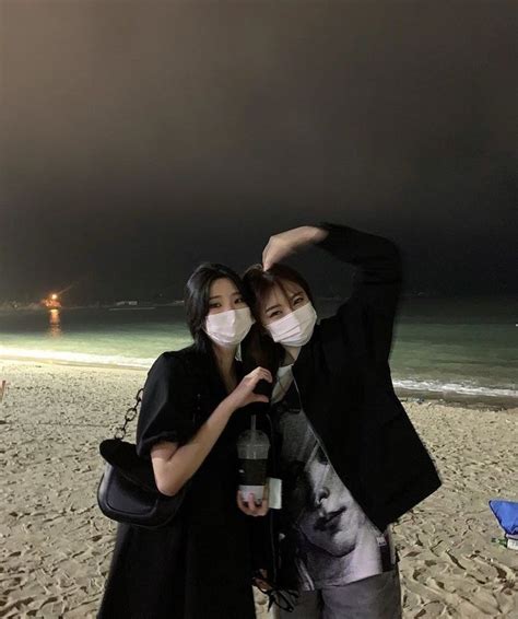 난 이렇게 되고 싶어에 있는 난 이렇게 되고 싶어님의 핀 셀카 포즈 친구사진 친구 포즈