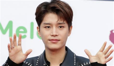 Бэлгийн хүчирхийллийн хэрэгт холбогдсон дуучин Taeil хамтлагаа орхижээ