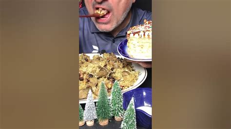 Кушаю замечательный торт 🍰 Сникерс Звуки еды Сладости для радости короткоевидео Youtube