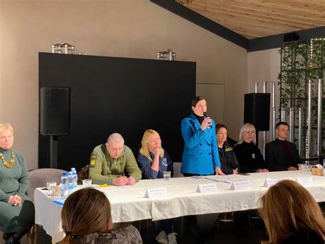 Уповноважений Верховної Ради України з прав людини Зустріч з родичами військовополонених у м