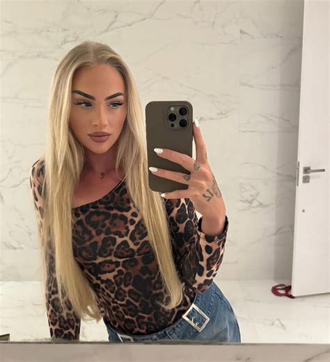 Alisha Lehmann Cea Mai Sexy Jucătoare De Fotbal Imaginea 24