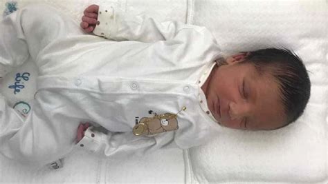 نکاتی درباره خوابیده شیر دادن به نوزاد