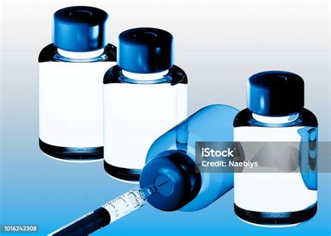 백신 보호 캠페인 건강입니다 질병과 치료 주사기 하 고 병에 솔루션입니다 질병에 대 한 내성 3차원 형태에 대한 스톡 사진 및 기타 이미지 Istock
