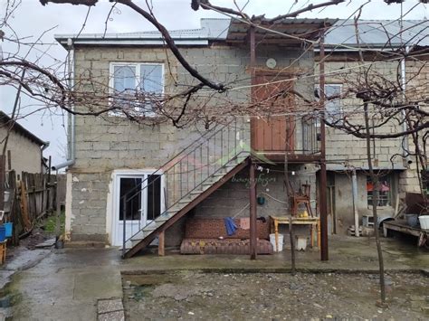 იყიდება 2 სართულიანი სახლი ბერბუკში შენი სახლის სააგენტო