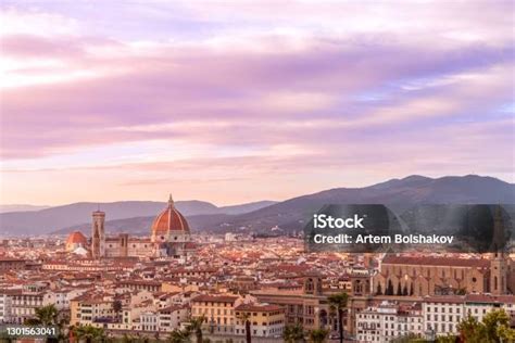 피렌체의 유서 깊은 중심부와 유명한 대성당 토스카나 이탈리아를 내려다보는 멋진 일몰 0명에 대한 스톡 사진 및 기타 이미지 Istock