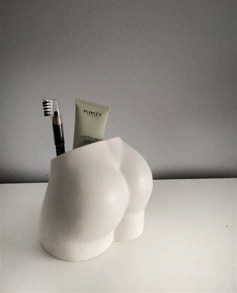 Ваза ягодицы — цена 380 грн в каталоге Вазы Купить товары для дома и быта по доступной цене на