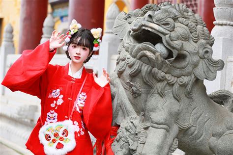 예술그림언어 20231108 루이투 천재소녀가 머리를 만든다 V2ph