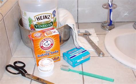 How To Clean Shower Head With Vinegar And Baking Soda Easy Fix